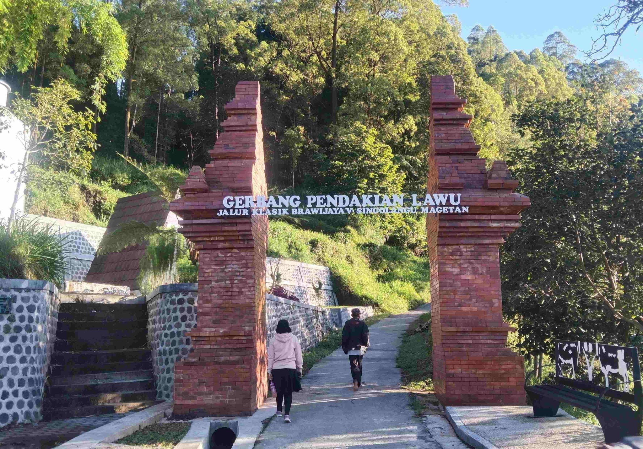 Singolangu, Kampung Susu Sekaligus Jalur Pendakian Lawu yang Eksotis | Lensa Magetan